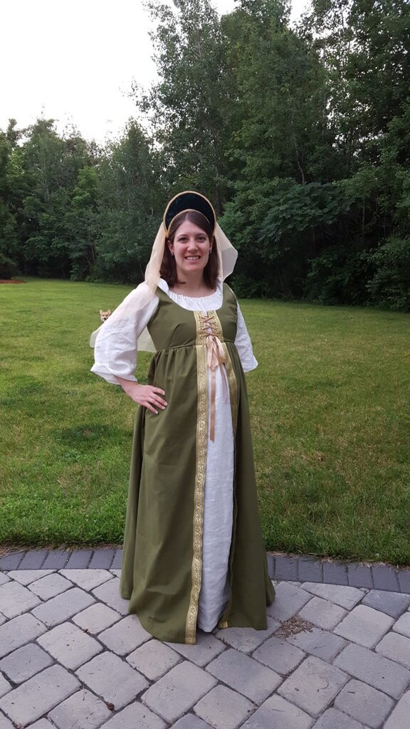 Medieval Overdress | The Lady Beekeeper