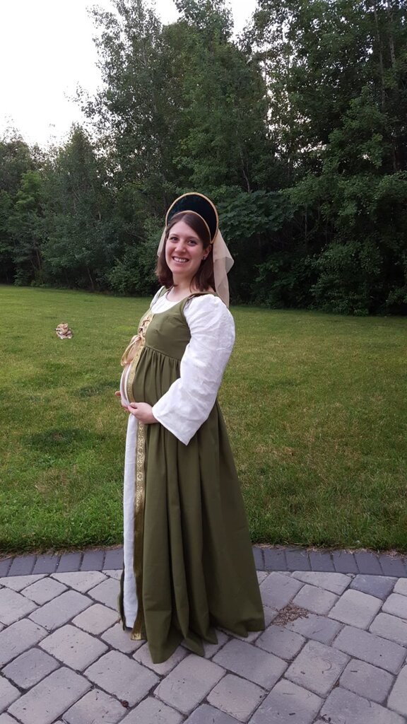 Medieval Overdress | The Lady Beekeeper