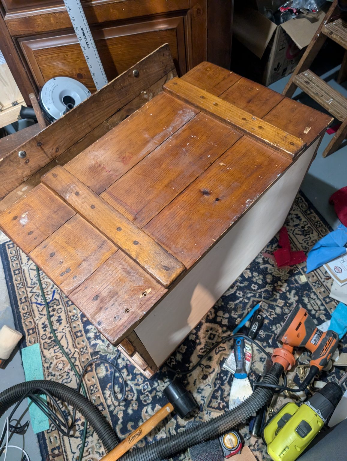 The Lady Beekeeper | A refined beekeeping experiment